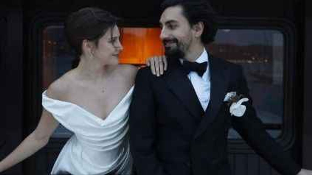 Eski sevgilisi Umut Evirgen evlenirken yayınladı!