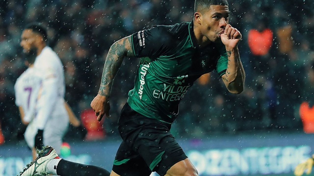 Douglas Tanque Resmen Vanspor’da!